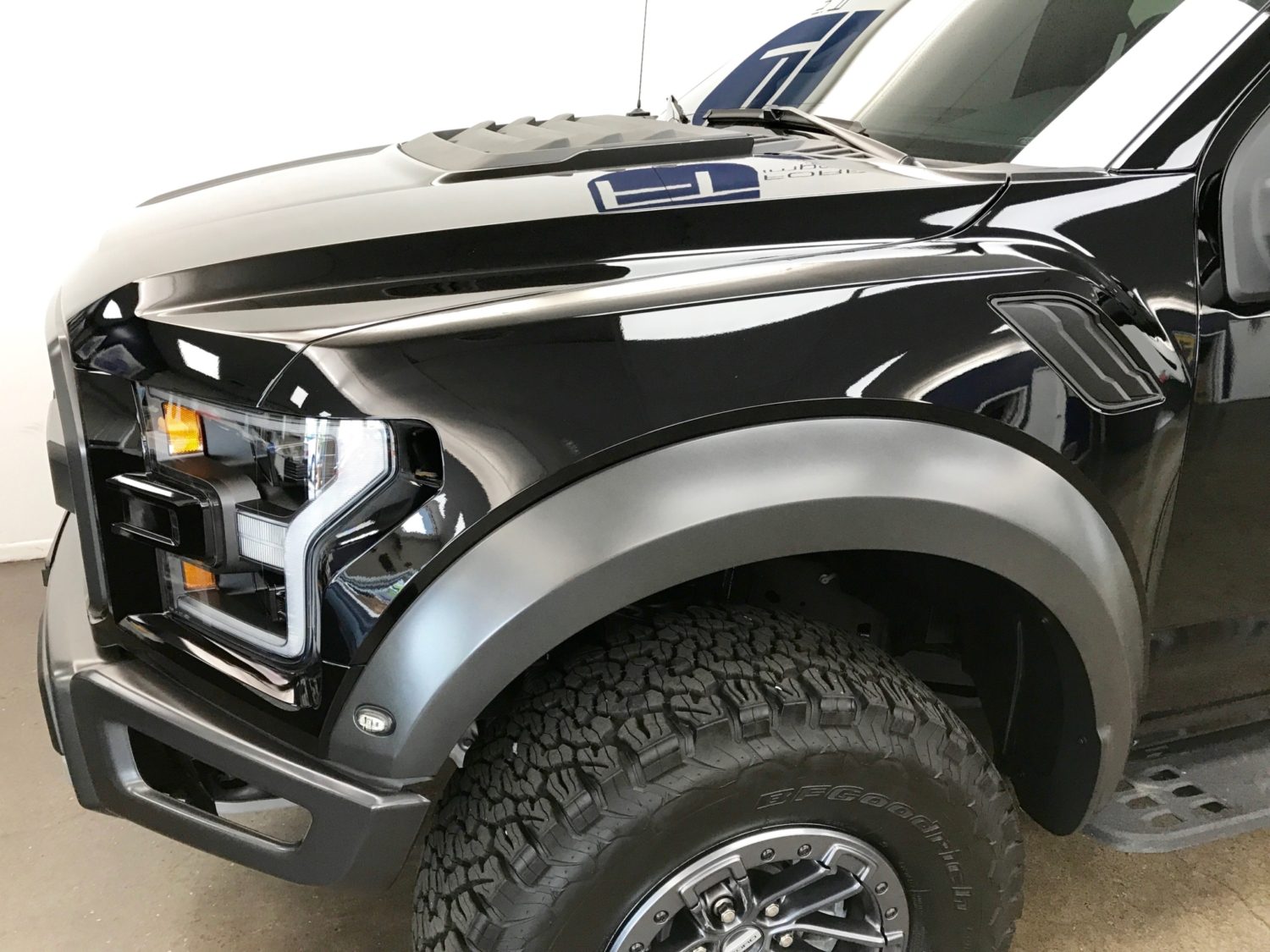 2020 FORD F-150 ROUSH RAPTOR CREW CAB | Foreign Traffic